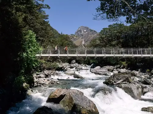 Routeburn Falls Lodge, Routeburn Track Guided Hike Accommodation ...